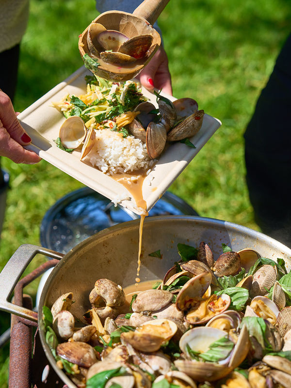 Spicy Thai Basil Clams - Eddiebauer